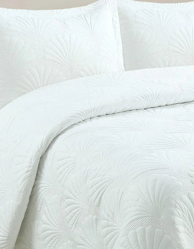 Colcha De Verao Com Relevo De Flor Branca